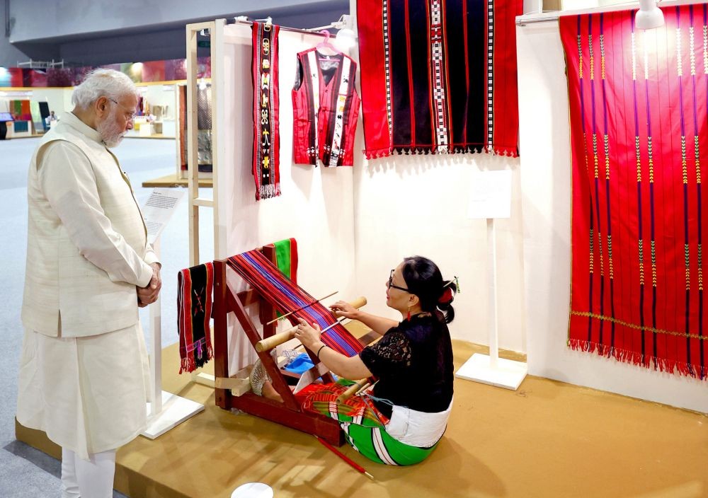 Women's indispensable role in the handloom industry | MorungExpress ...