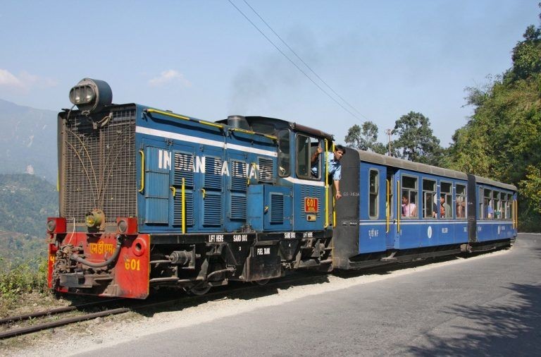 Special festive train services for Darjeeling Himalayan Railway ...