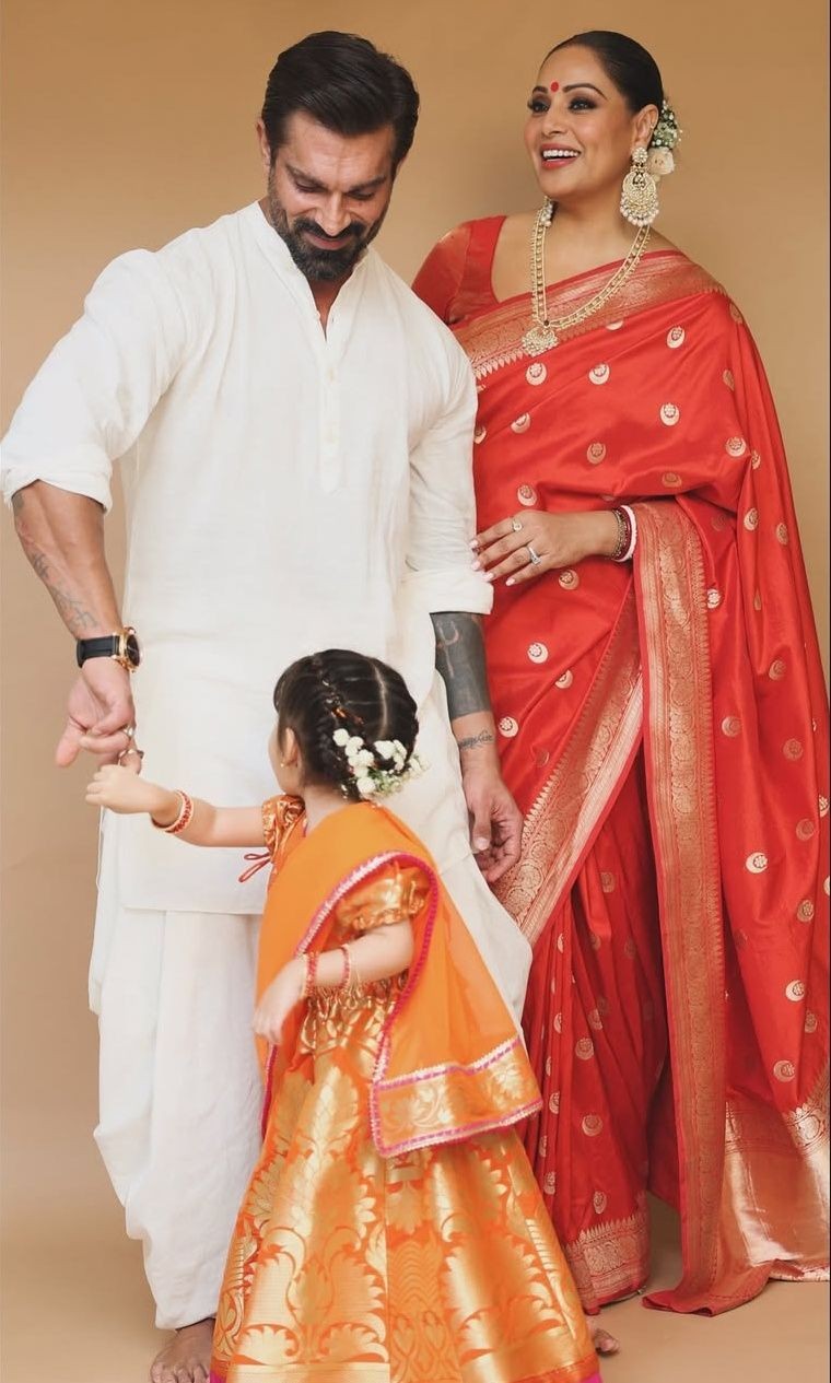 Bipasha Basu’s 2-year-old daughter sings "Jai Ganesh Deva" in her cute ...